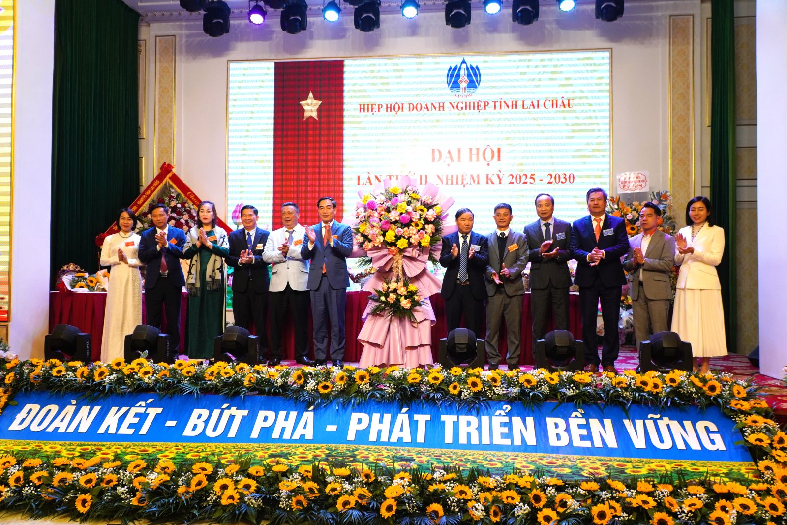 Đoàn đại biểu HHDN tỉnh Tuyên Quang dự Đại hội HHDN tỉnh Lai Châu lần ...