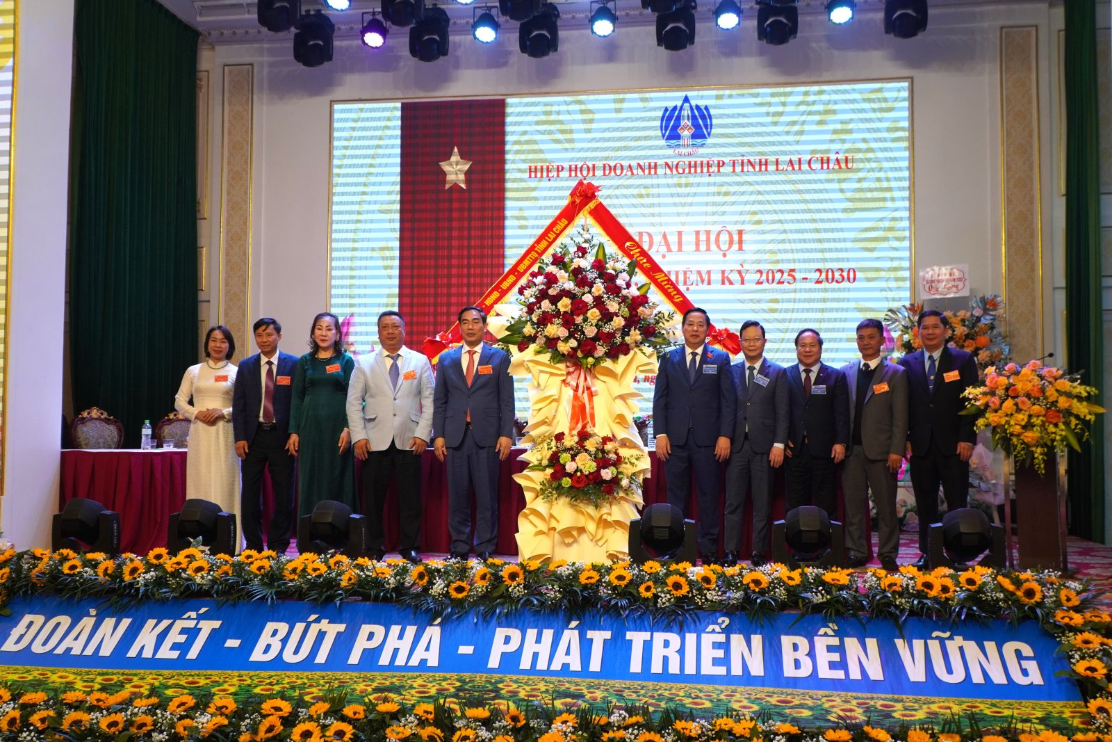 Đoàn đại biểu HHDN tỉnh Tuyên Quang dự Đại hội HHDN tỉnh Lai Châu lần ...